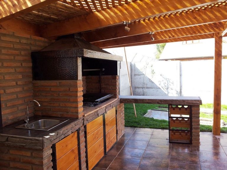 Ideas de cocinas o asadores techados para el exterior de la casa - TIKINTI
