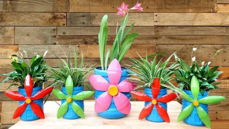 +10 ideas para decorar con macetas de botellas usadas - TIKINTI